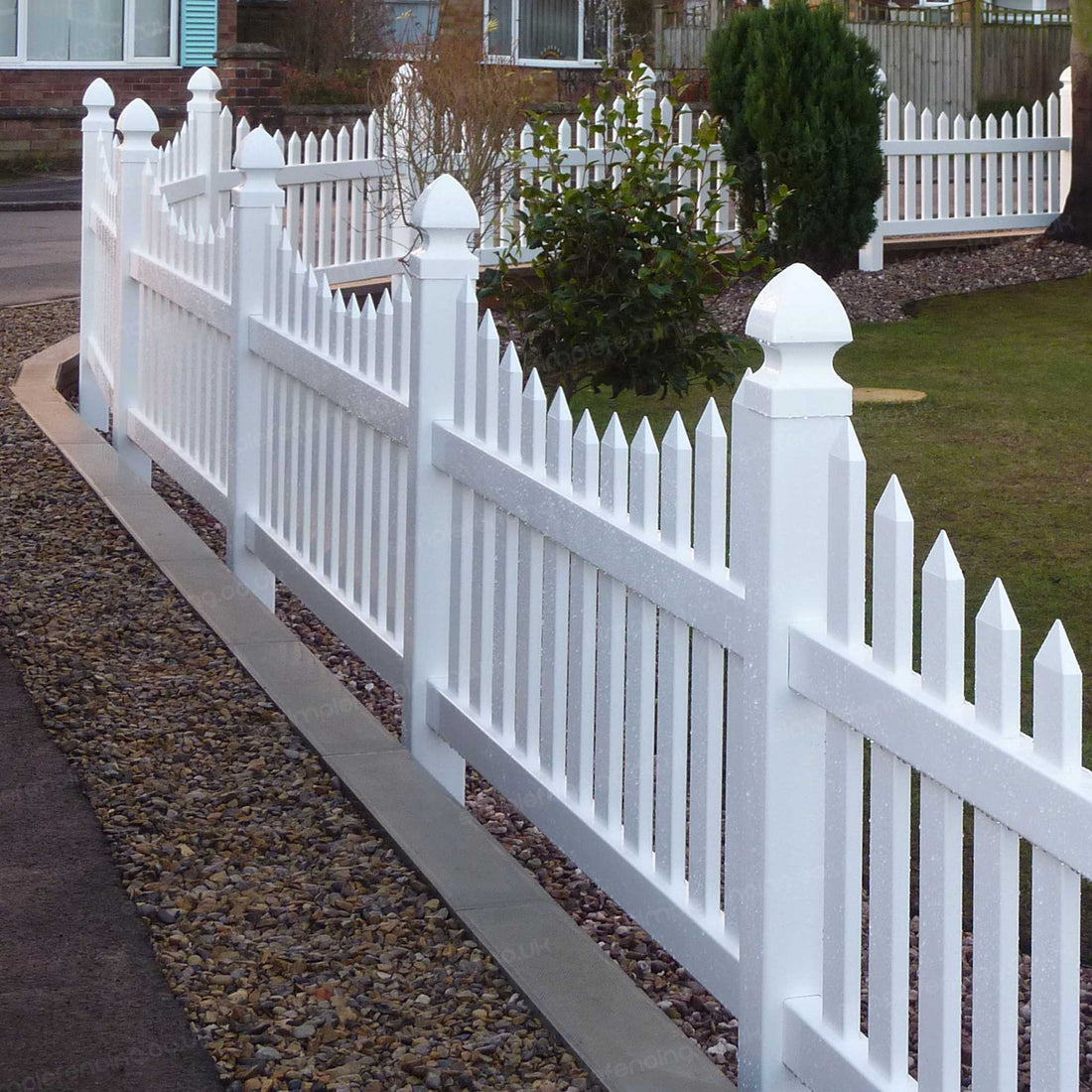 Picket Fencing & Gates | UK Supplier | Simple Fencing